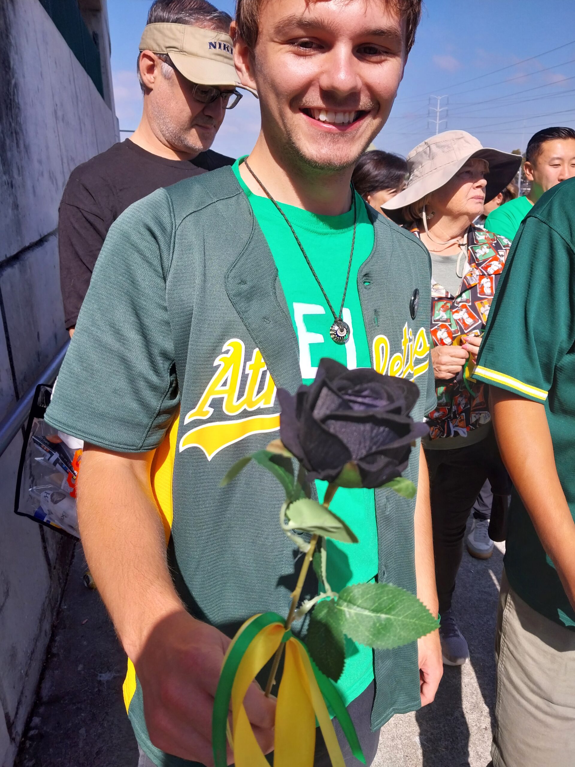 Oakland’s Last Home Game Ever – Scenes from the Coliseum – 10 Zen Monkeys